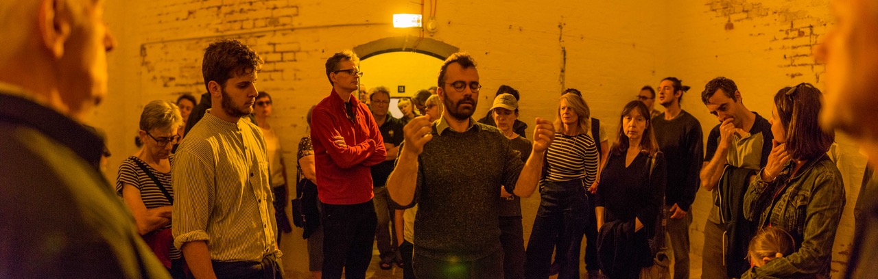 Verity Standen, Refrain - Situations